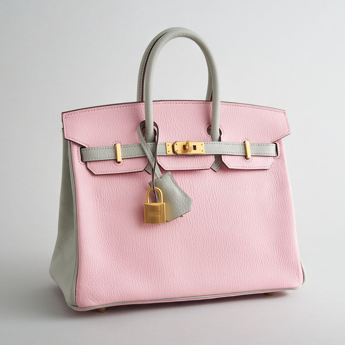 Hermès Birkin 25 Chevre Rose Sakura / Gris Perle Brushed Gold HSS ...