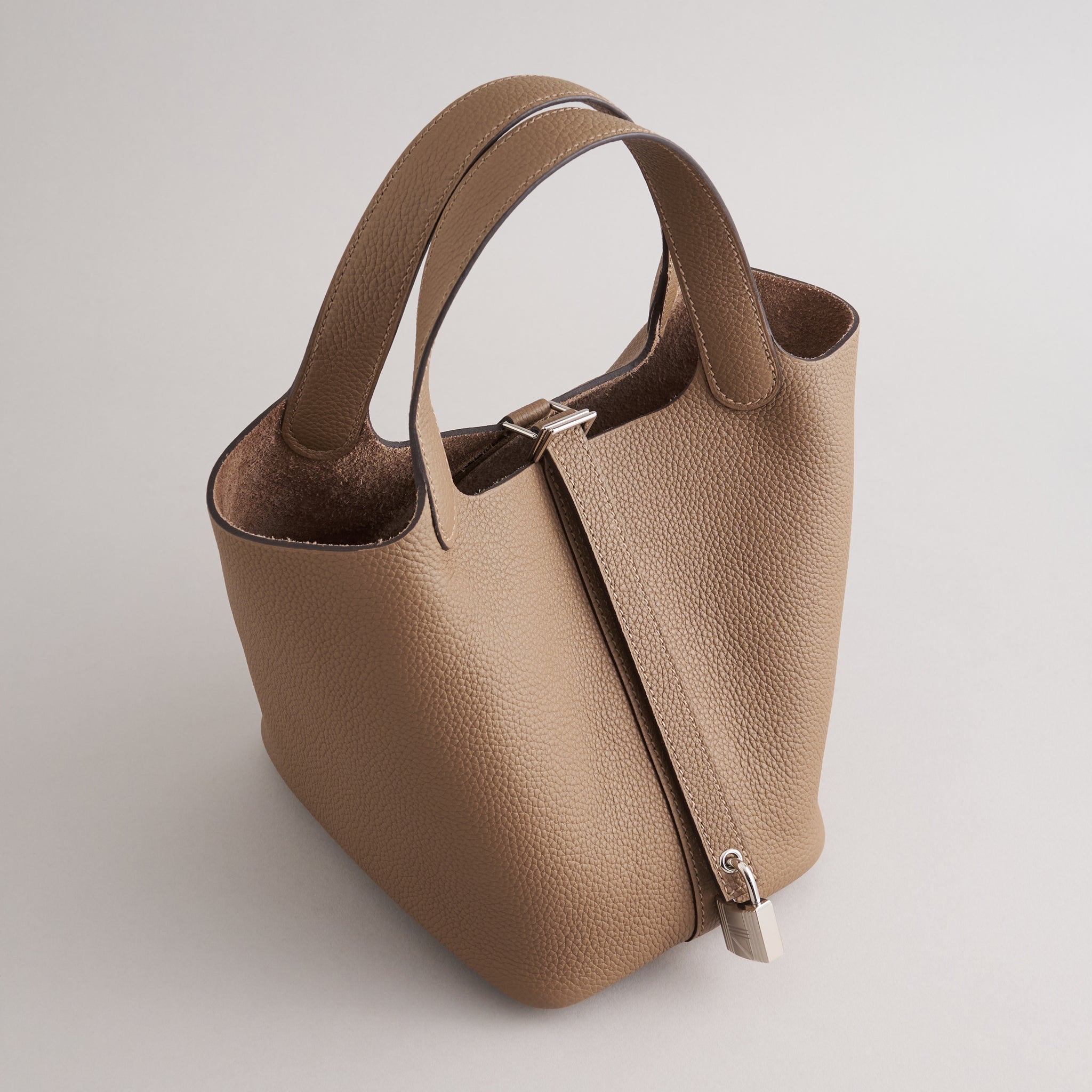 Hermès Picotin 18 Clemence Beige De Weimar Palladium Hardware – eliteUSA