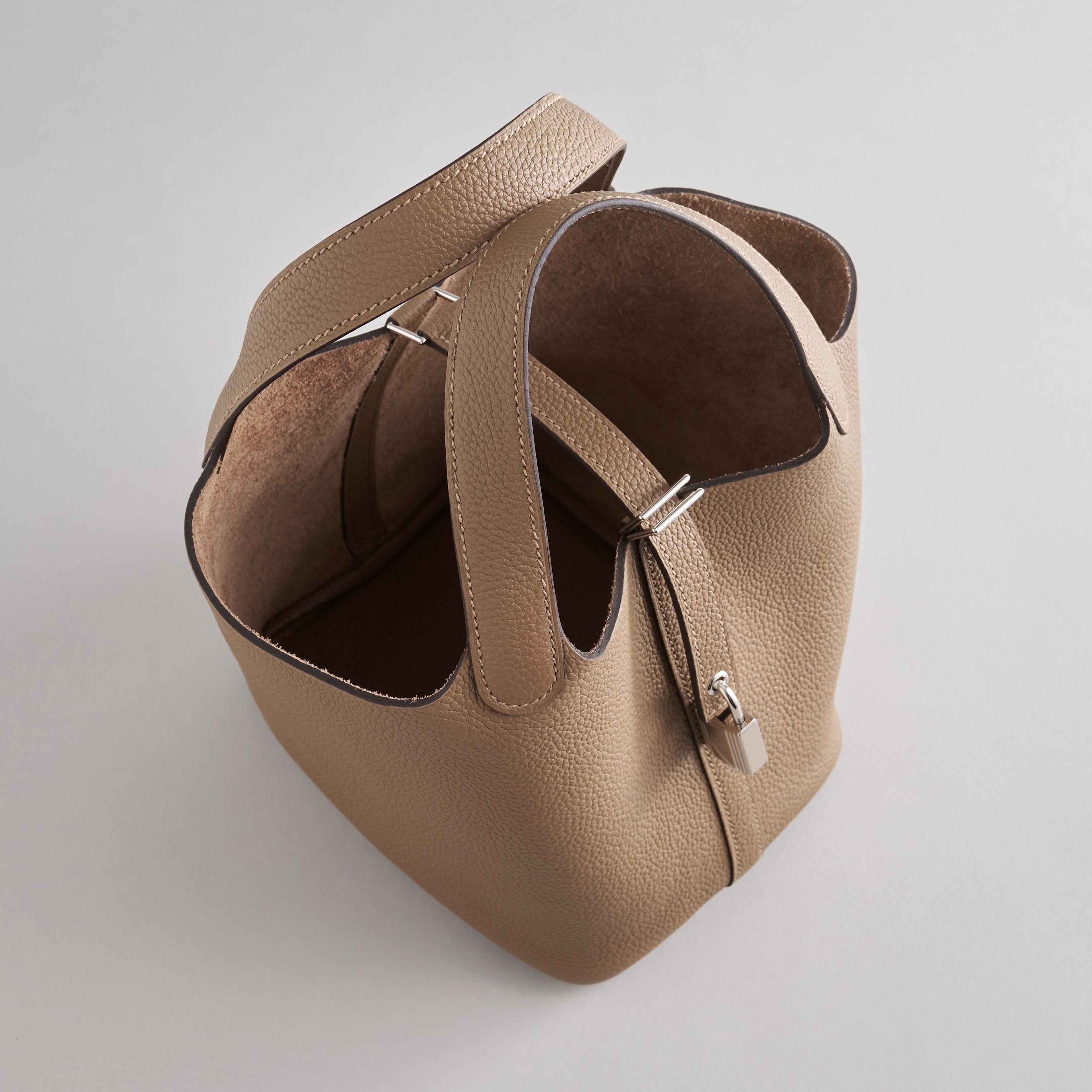 Hermès Picotin 18 Clemence Beige De Weimar Palladium Hardware – eliteUSA