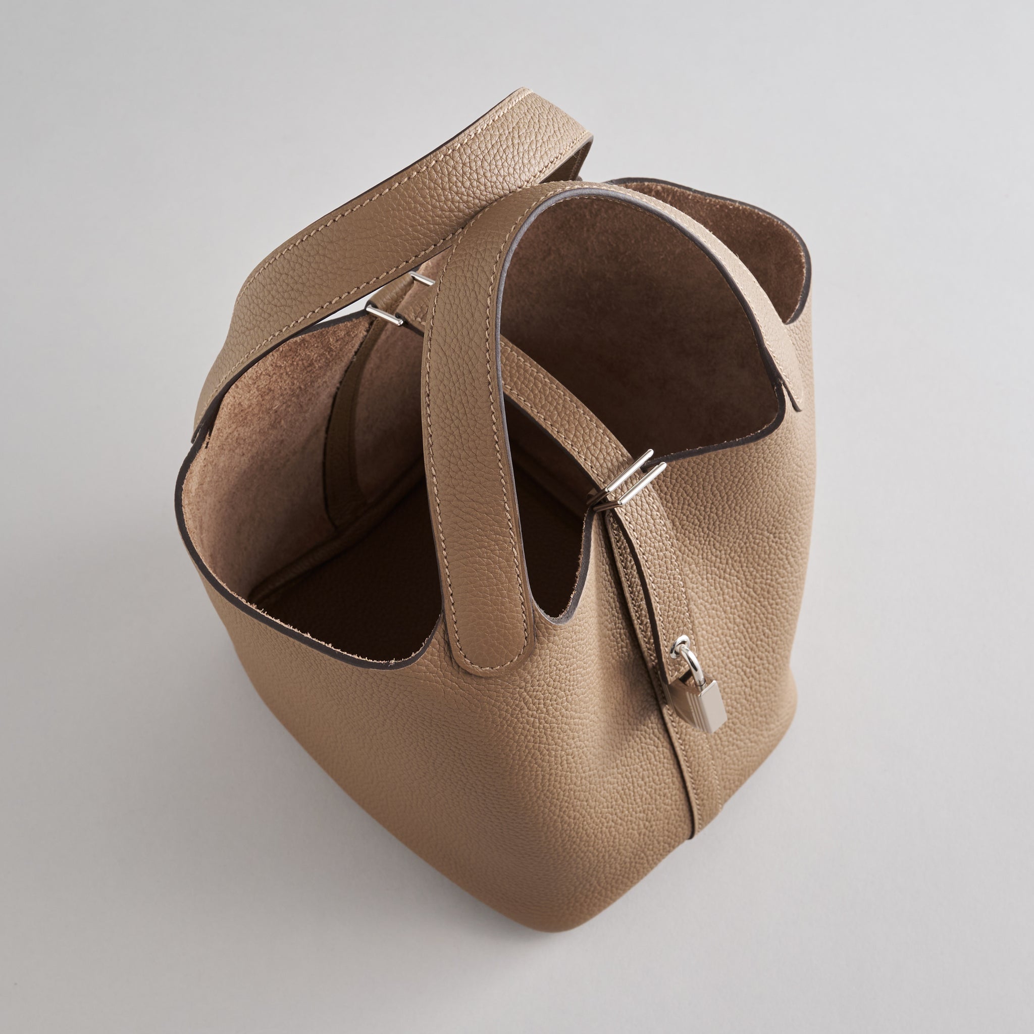 Hermès Picotin 18 Clemence Beige De Weimar Palladium Hardware – eliteUSA