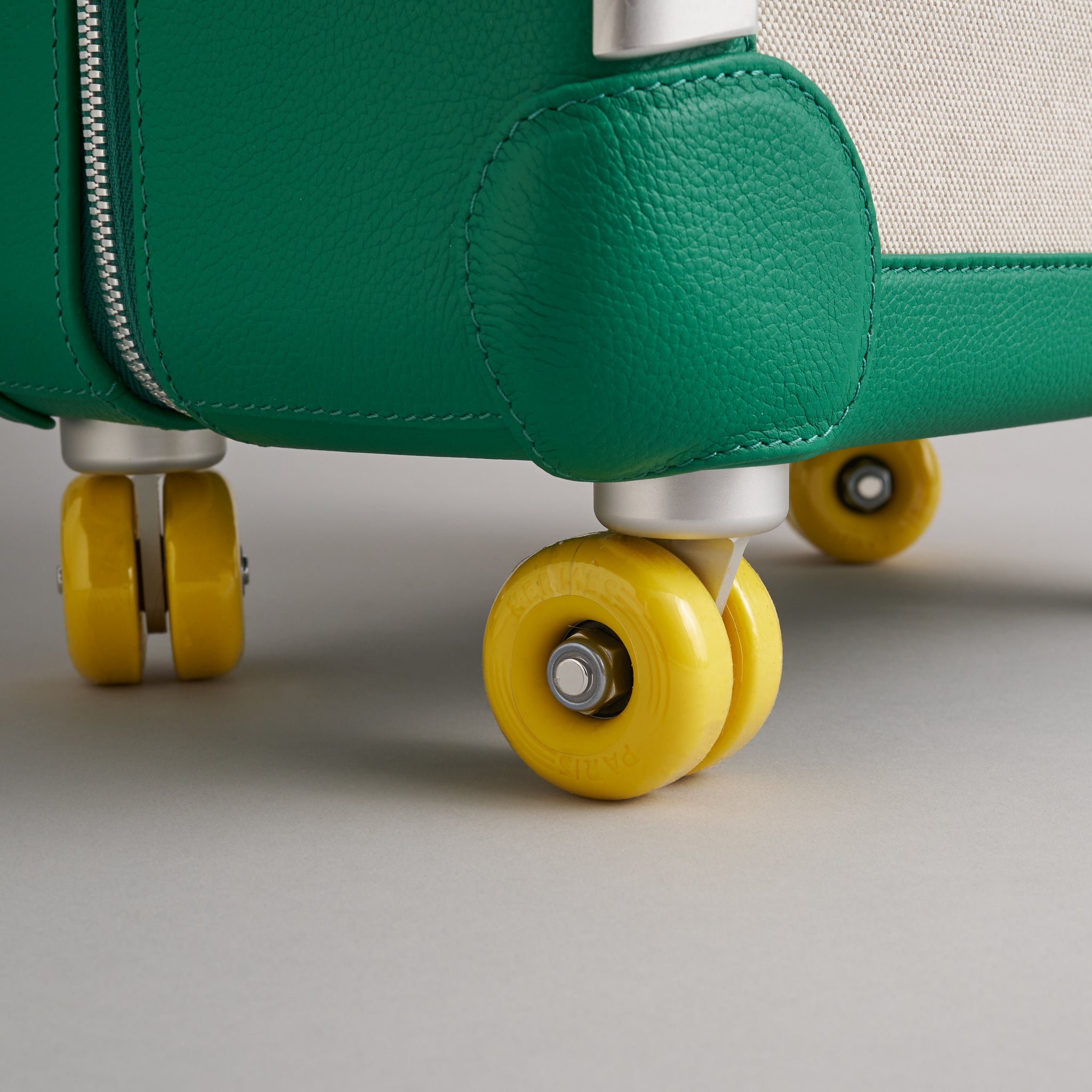 Hermès R.M.S Cabine Trolley 55 Ecru-Amande/Vertigo/Citron Palladium Ha ...